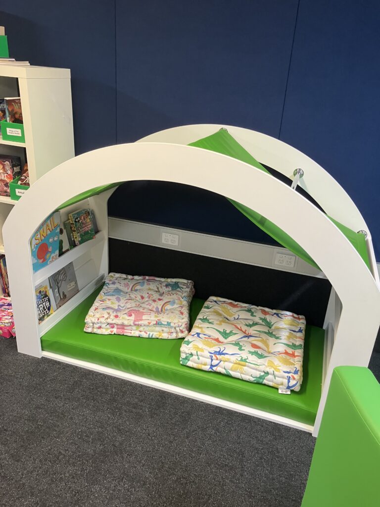 Cubby House / Reading Tent – Fry Library & School Supplies